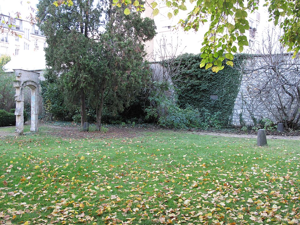 Cimetière de Picpus et ancien couvent des chanoinesses de Picpus à ...