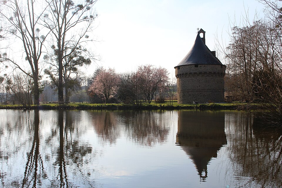 Ancien château de Sacey à Sacey - PA00110664 - Monumentum